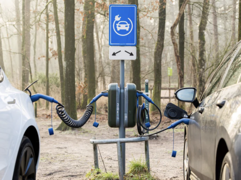 Tesla Charging Cable Guide for UK Drivers – Automotive Blog